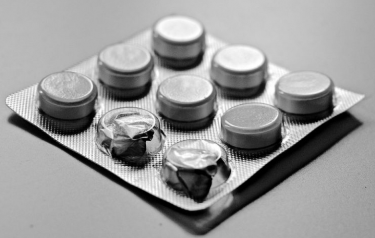 Cetryn 10 Mg Film Tablet Neye Yarar, Fiyatı? | Kombin Kadın